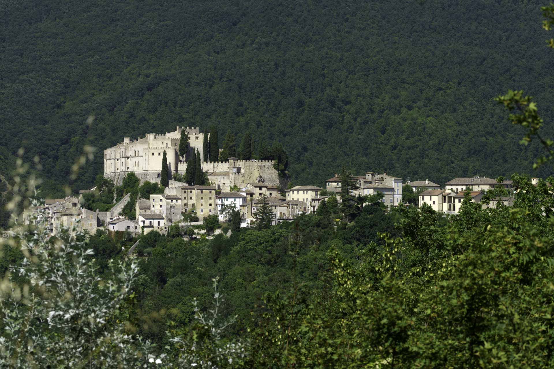 Rocca Sinibalda e il Castello delle Metamorfosi - Magic Italy